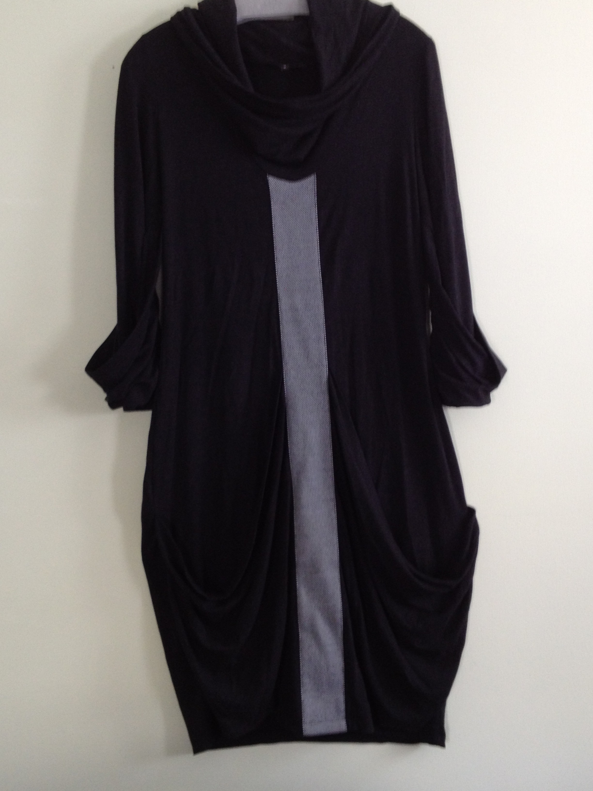 Alain Murati: Two Shades Of Gray - Wild Curves Wild Curves